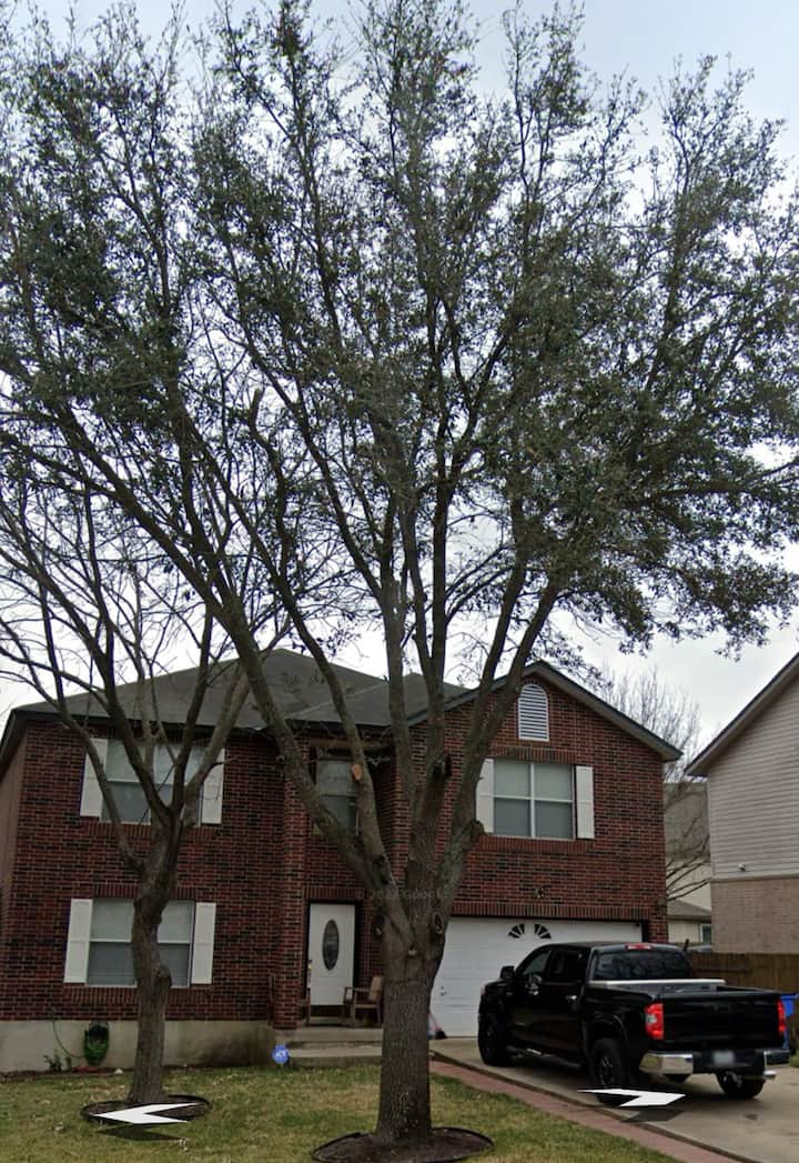 Crews Ok Clean Huge Home 9 Beds - Round Rock, TX