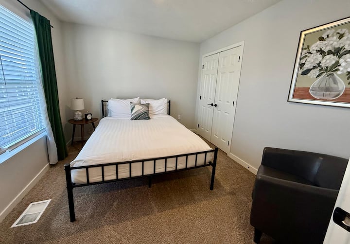 Modern Townhome With Patio Near Trails & Attractio - Two Rivers State Recreation Area, Waterloo