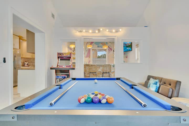 Beach Breeze~putt Putt~indoor/outdoor Bar~arcade - Indian Rocks Beach, FL