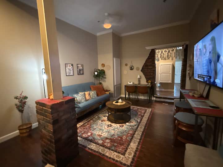 Luxury, Boho Style, 2 Br Apt, Dwntwn Columbus, Ms - Columbus, MS