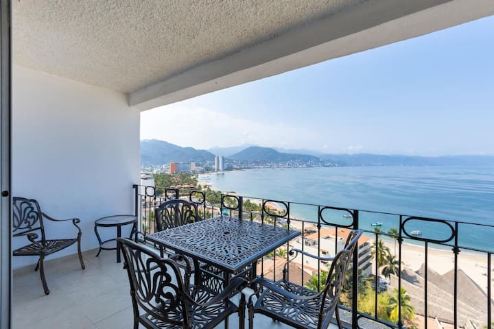 Two-bedroom Condo With A View Of The Bay - Puerto Vallarta