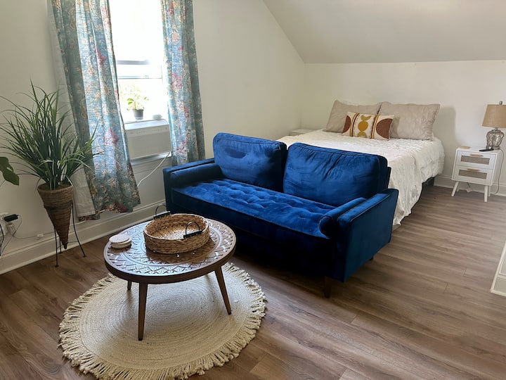 Serene Haven Downtown Suite - Leland, NC