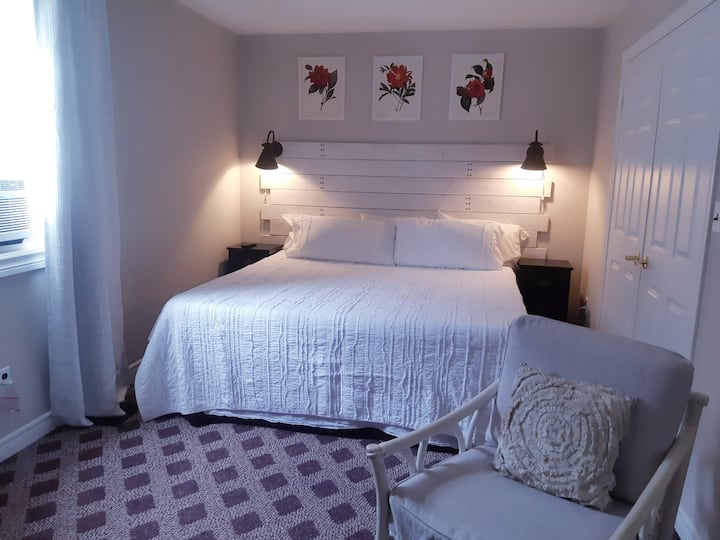 Loft King Bdrm 202 @ Newcastle Cabin Oasis B&b - Newcastle