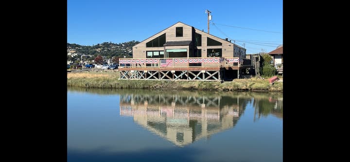 Creekside Designers Home - Sausalito, CA