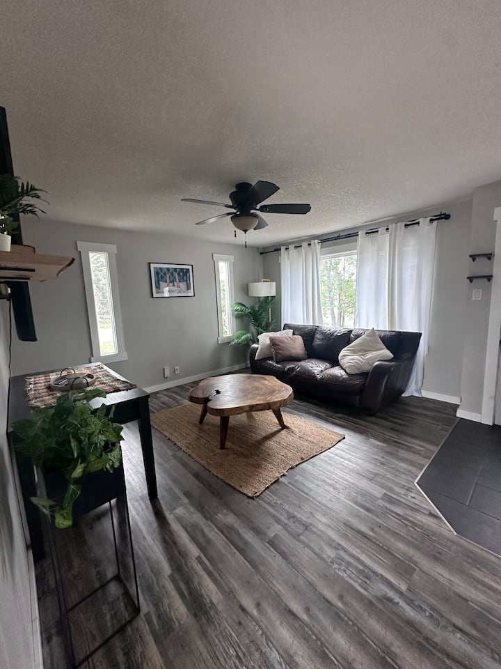 Cute 2 Bedroom House - Dawson Creek