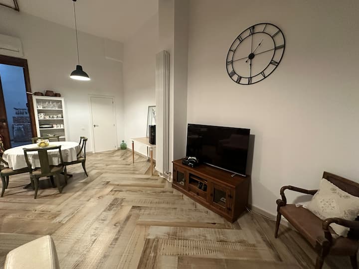 Modern City-center Loft – Walk To Everything - Alicante