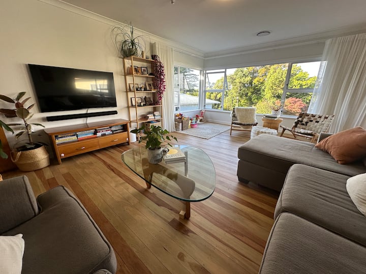Sunny Home Close To Pukekura Park - New Plymouth