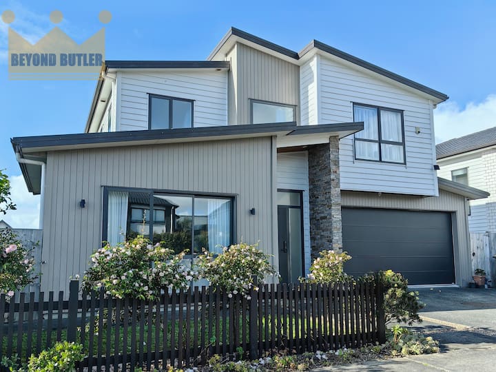 10 Sec Walk To Playground + Double Garaged Parking - オークランド