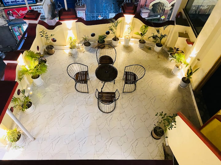 Room In Varanasi - Vishawanath Temple - Varanasi