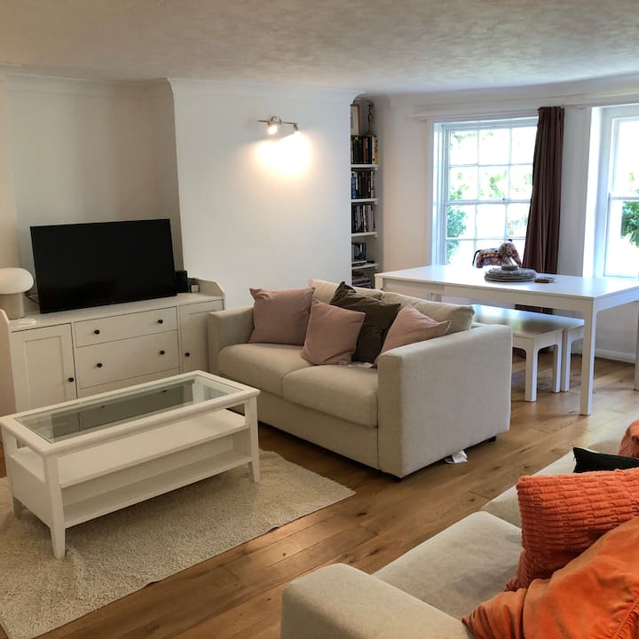 2 Bed Beach Flat With Spacious Garden - Sussex