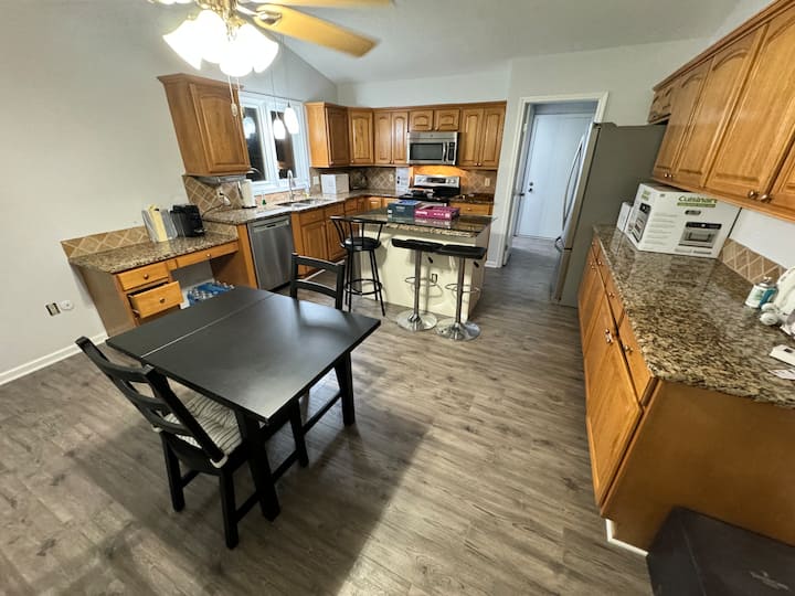 Cozy Stay Perfect For Working Remote - Livonia, MI