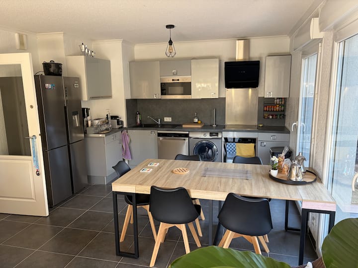 Spacieux Et Lumineux T3 + Rez De Jardin + Piscine - Fréjus