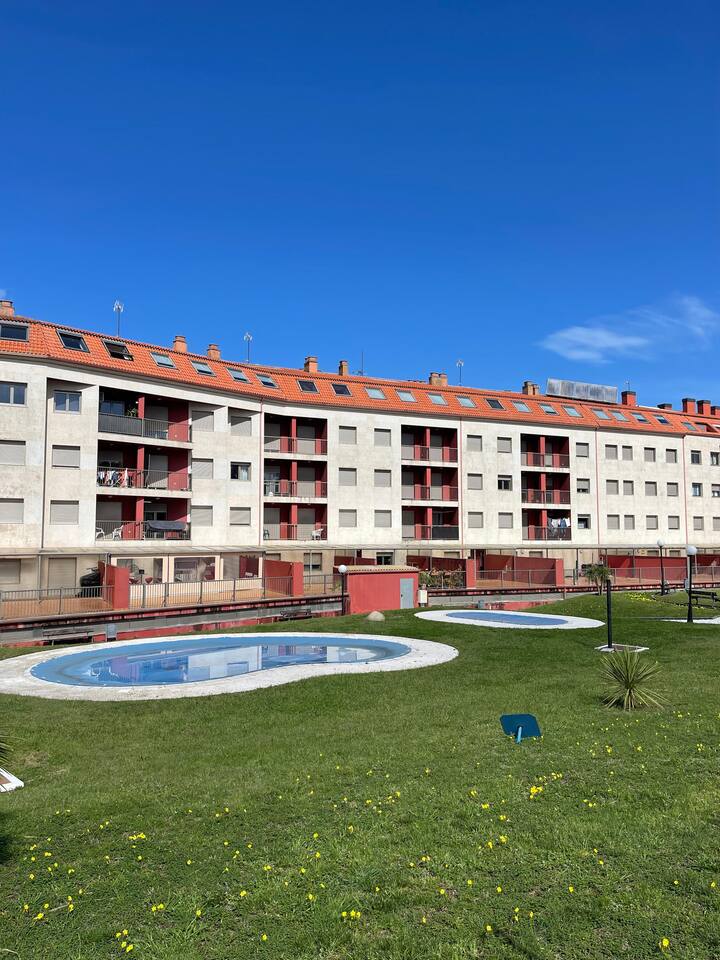 Apto. En Boiro Con Piscina. - Boiro