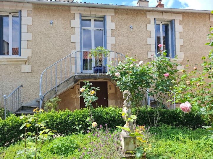 Maison De Charme, Au Calme - 푸아티에