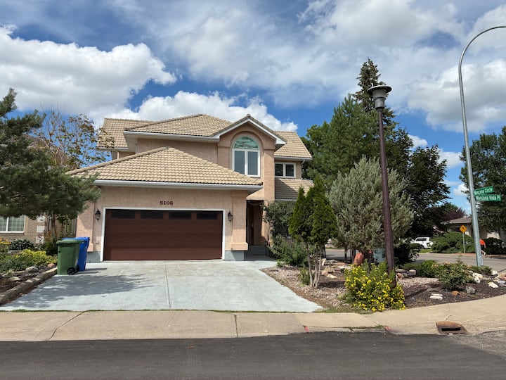 Room 2 (Full Bed) - Regina