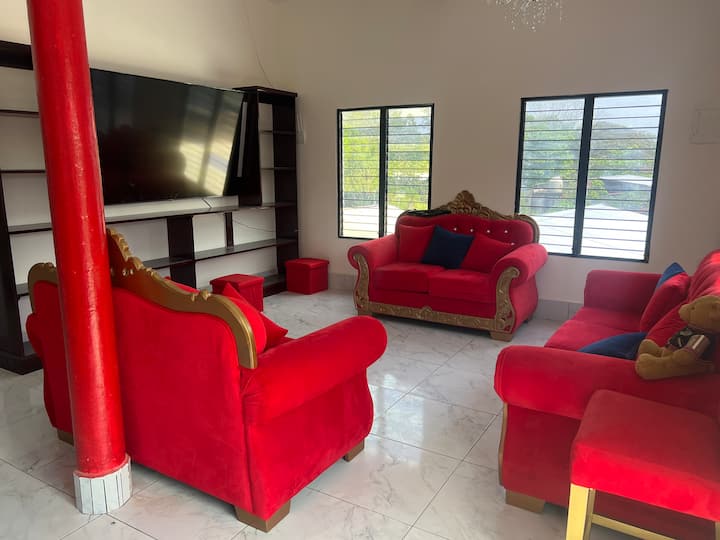 Excelente, Hermosa Casa - Petén