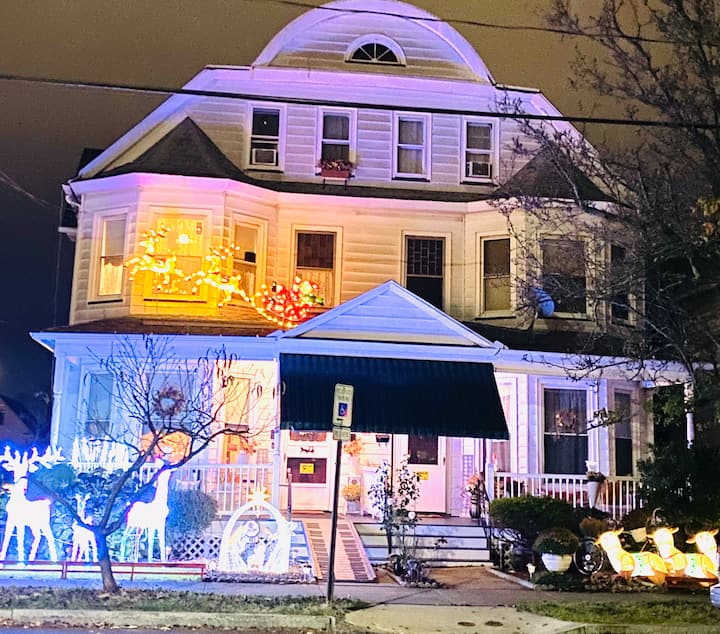 Downtown Victorian Charm Wedding & Events Retreat - Exeter, PA