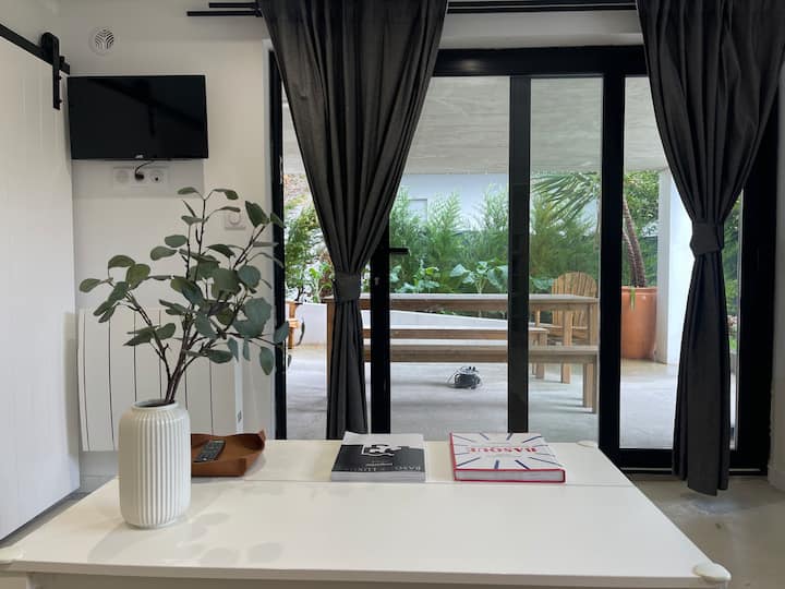 Appartement Avec Terrasse Et Piscine Dans Villa - Anglet
