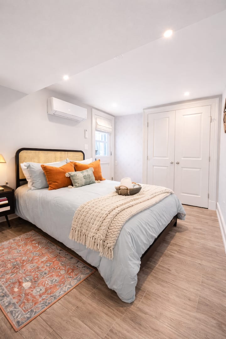 5 Blocks To Capitol | Capitol Hill 2br | Parking - Washington, DC