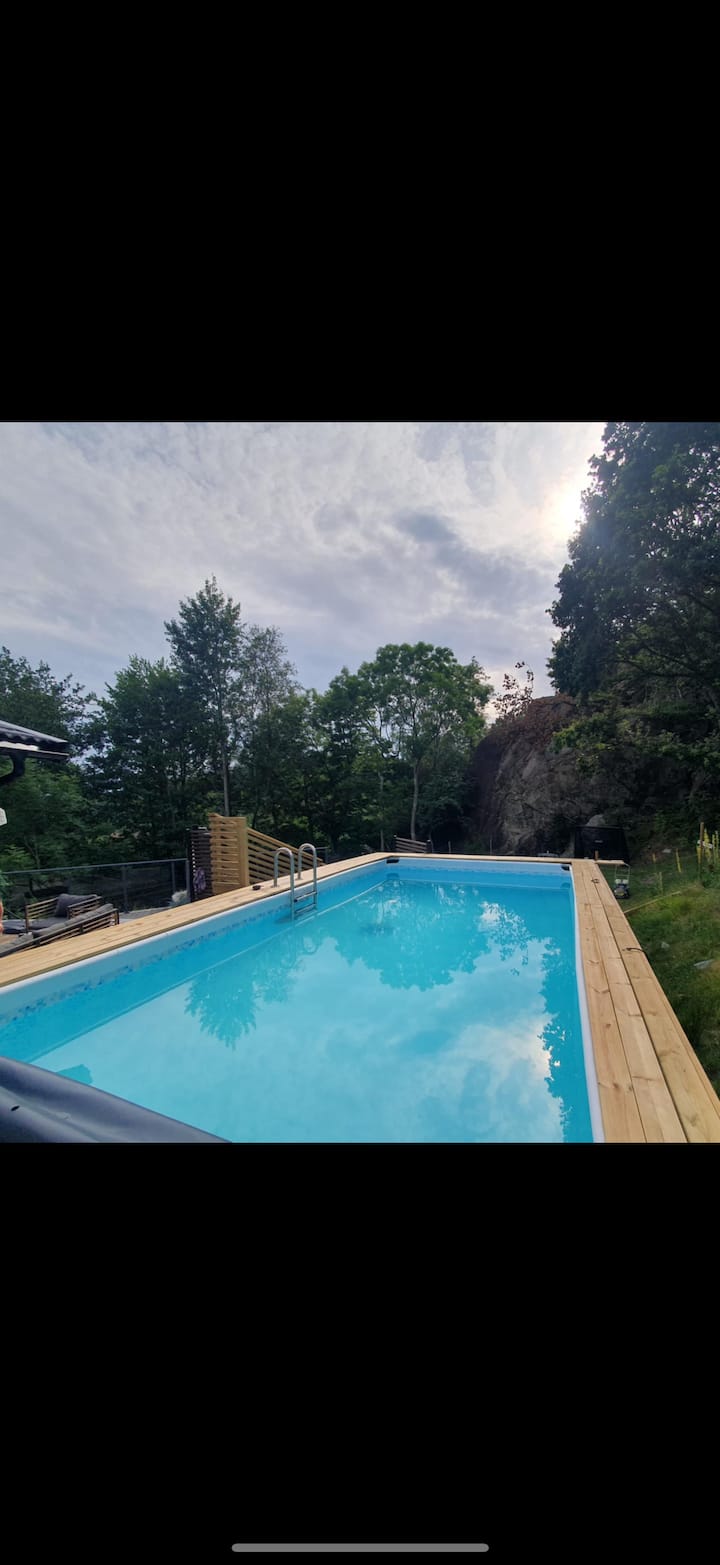 Lantlig,nybyggd Villa Med Uppvärmd Pool Och Spabad - Kungsbacka