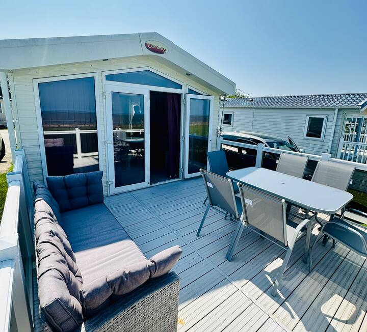 Stunning Sea View Caravan - Lowestoft