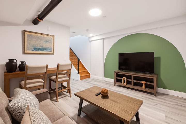 Sal | 1br/1ba 2-story Apt At Convention Center - 1 - Philadelphia, PA