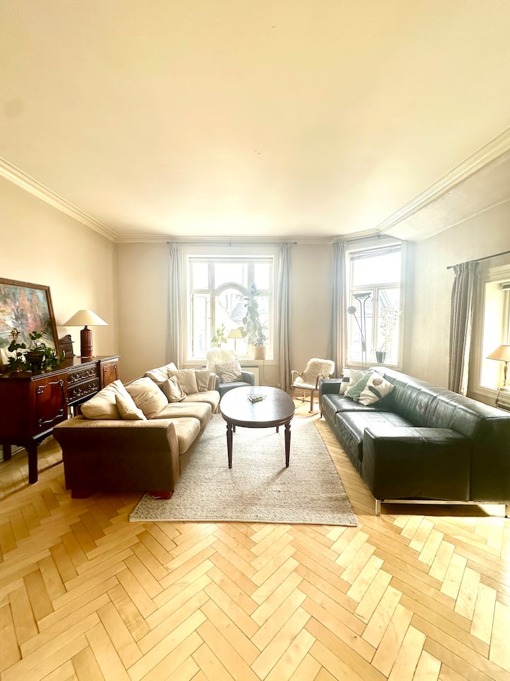 Authenic Art Nouveau Apartment In The City-center - Alesund