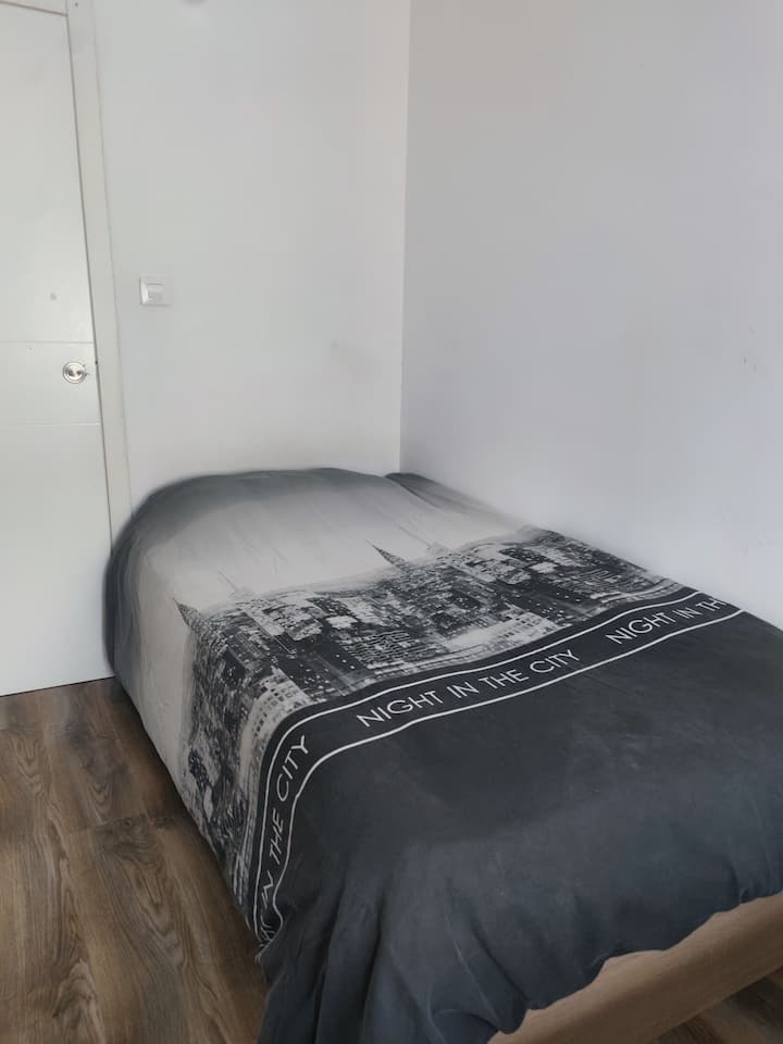 Habitación A 5 Minutos De Carmen Ii - Valencia