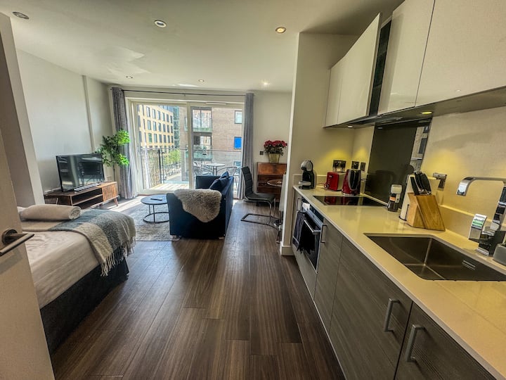Lemontree Apartment –Balcony Stay Bytrain Station - Cambridge
