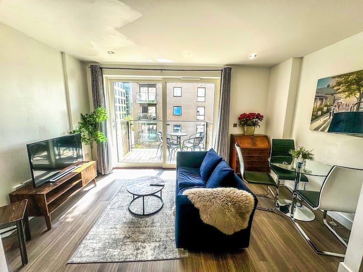 Lemontree Apartment –Balcony Stay Bytrain Station - Cambridge