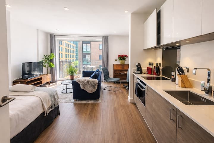 Lemontree Apartment –Balcony Stay Bytrain Station - Cambridge