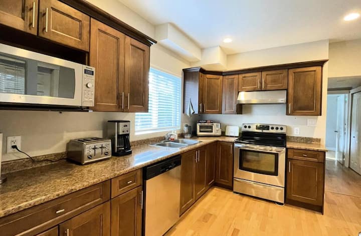 Queen Room 202 J&j Chilliwack - Chilliwack