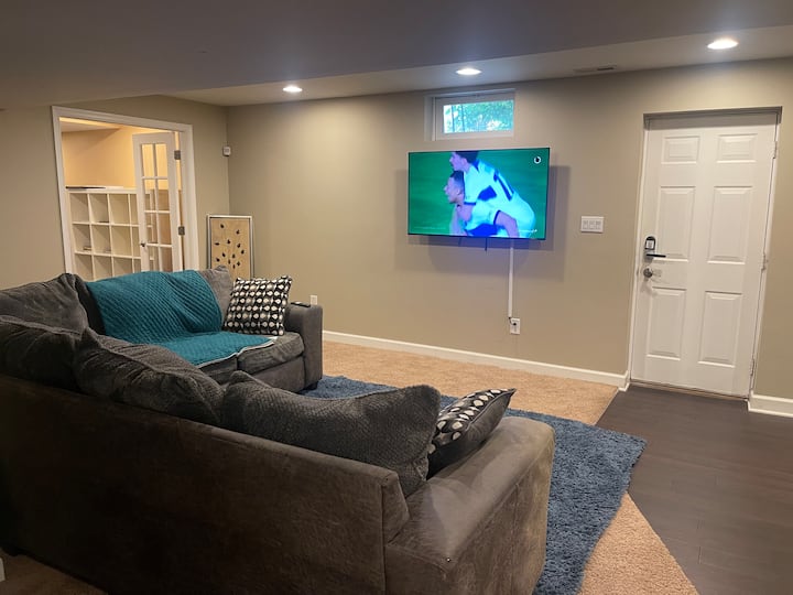 Entire Basement Of Luxury Home - Owings Mills, MD