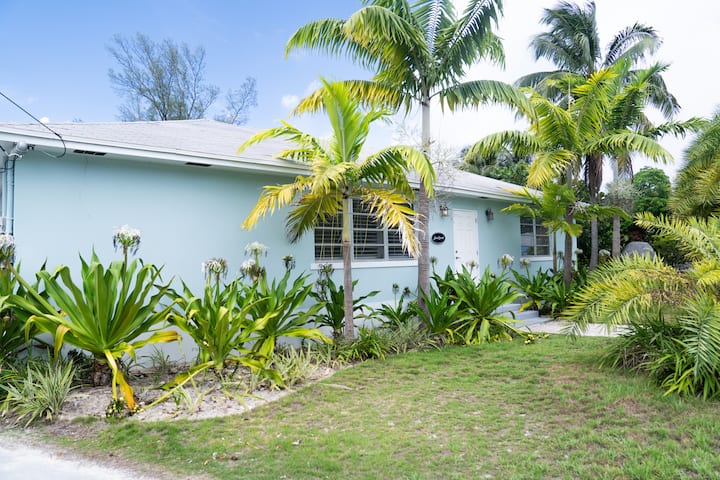 Sea Level - A Modern Beachside Home - The Bahamas