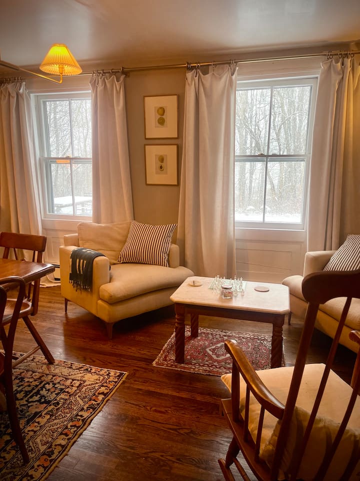 Hudson Pond · Garden Queen Suite - Hudson Valley, NY