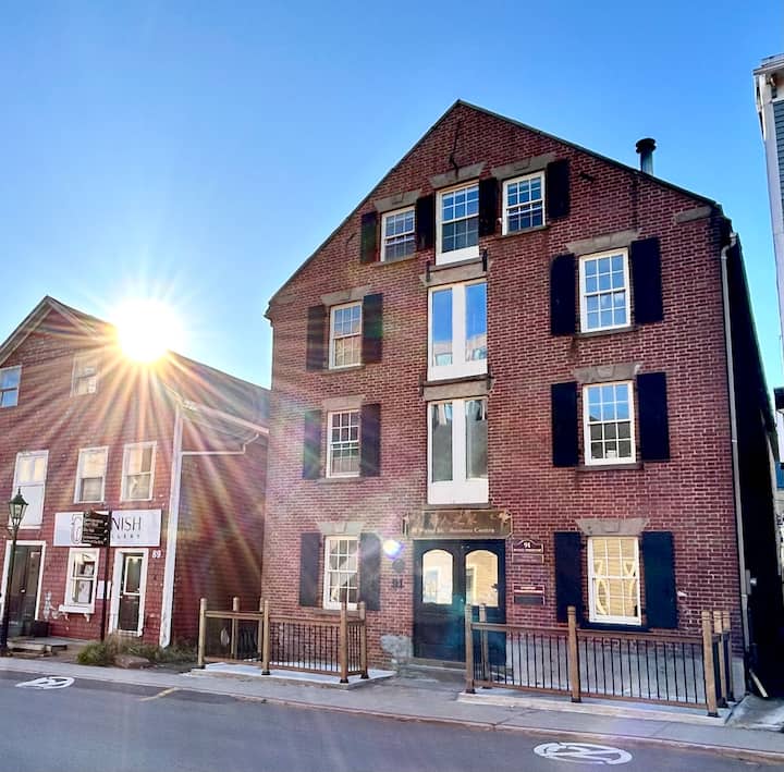 Welcome - Cozy Downtown Charlottetown Retreat - Charlottetown