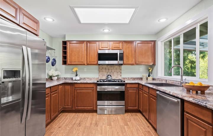 Serene Gateway Home - Puyallup, WA
