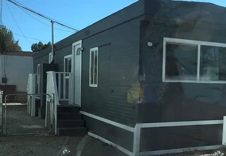 Cozy Mobile Home - Apple Valley, CA