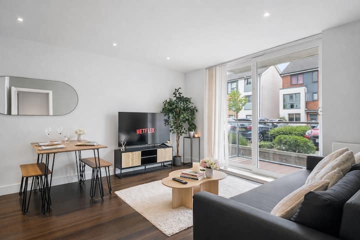 Serene Hideaway | Rg2 | Free Parking | Balcony - Reading