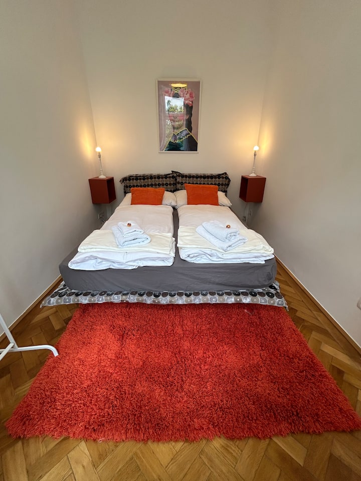 Orange Adele | 2br Charming Apartment For 4 - Vienna