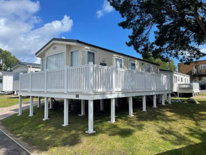 2 Bed Static Van At Rockley Park - Dorset