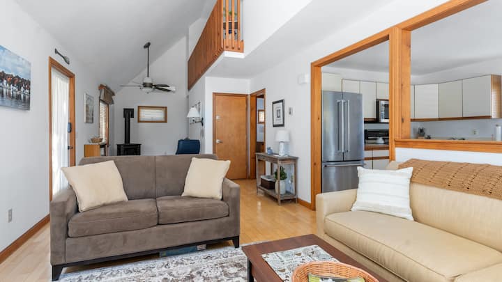 Coastal Retreat - 5 Mins To The Beach - Rhode Island