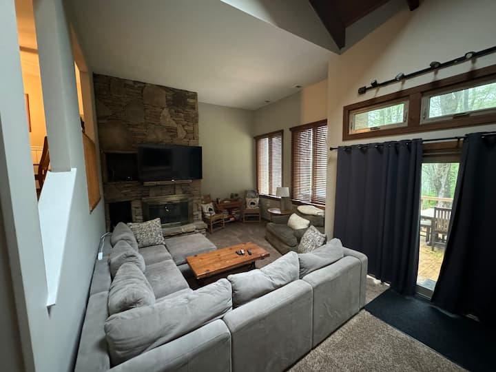 Mountain Haven – 4br/4ba Hot&nbsp;Tub, Golf & Shuttle - Pennsylvania