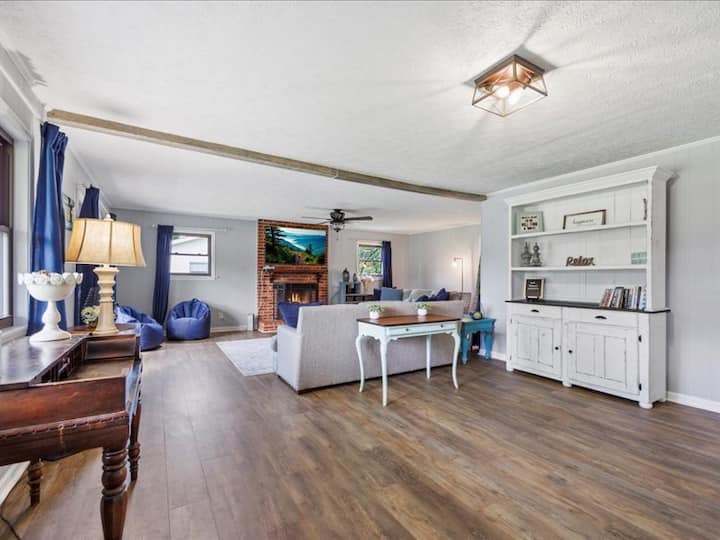 Cherry Street Retreat - Brevard, NC