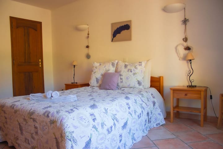 Ferme L'enchastre
Chambre D'hôte Lavande - Gorges du Verdon