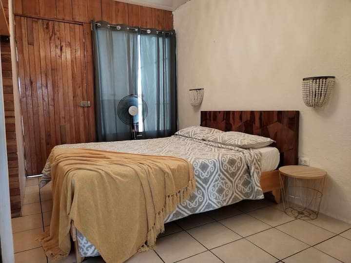 Rous Place, #4, Fully Equipped Kitchen. - La Fortuna