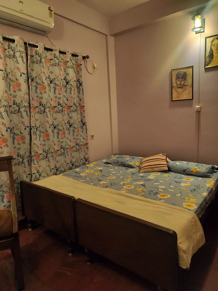 The Lilac Room! - Kolkata