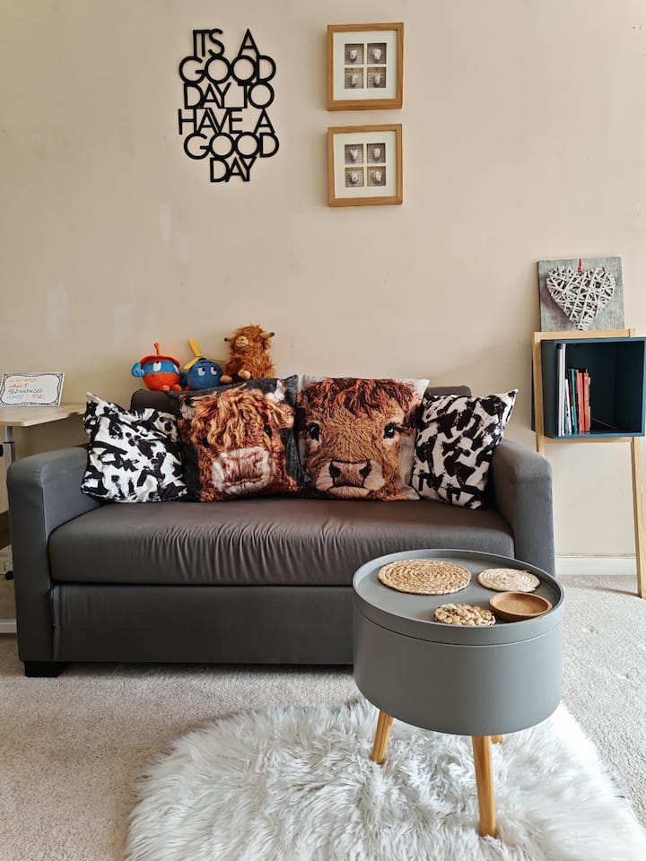 Meadowside Cosy Apartment - Edinburgh