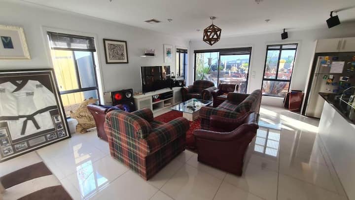 Master Suite 42m2 + Office 15m2 (Walkley Heights) - アデレード