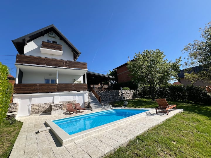 Villa Otto - Private Pool & Garden - Zagreb